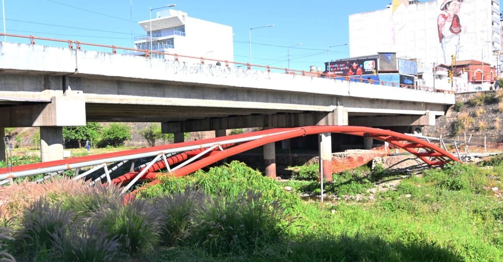 El intendente destacó el avance de las obras de las pasarelas ...