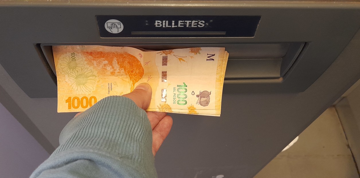 Salario mínimo atrasado: la hora no alcanza para comprar medio kilo de ...