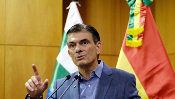Las claves de los primeros seis meses del Gobierno de Rodrigo Paz en ...